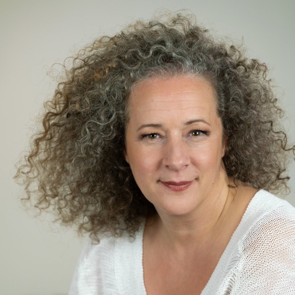 Louise Laprade's Instagram, Twitter & Facebook on IDCrawl